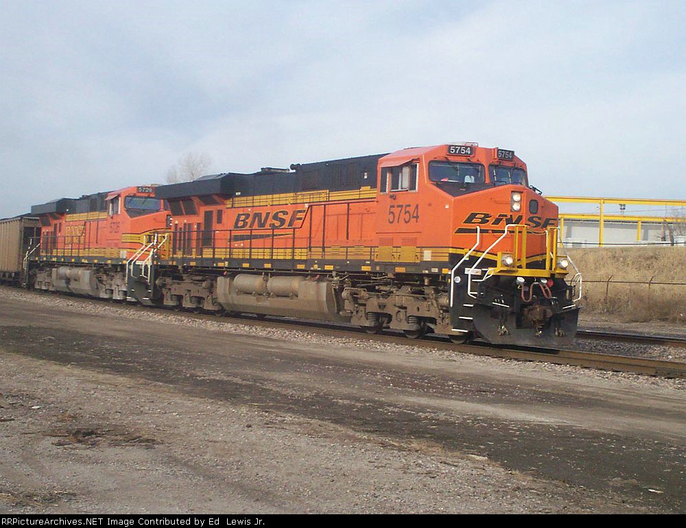 BNSF 5754